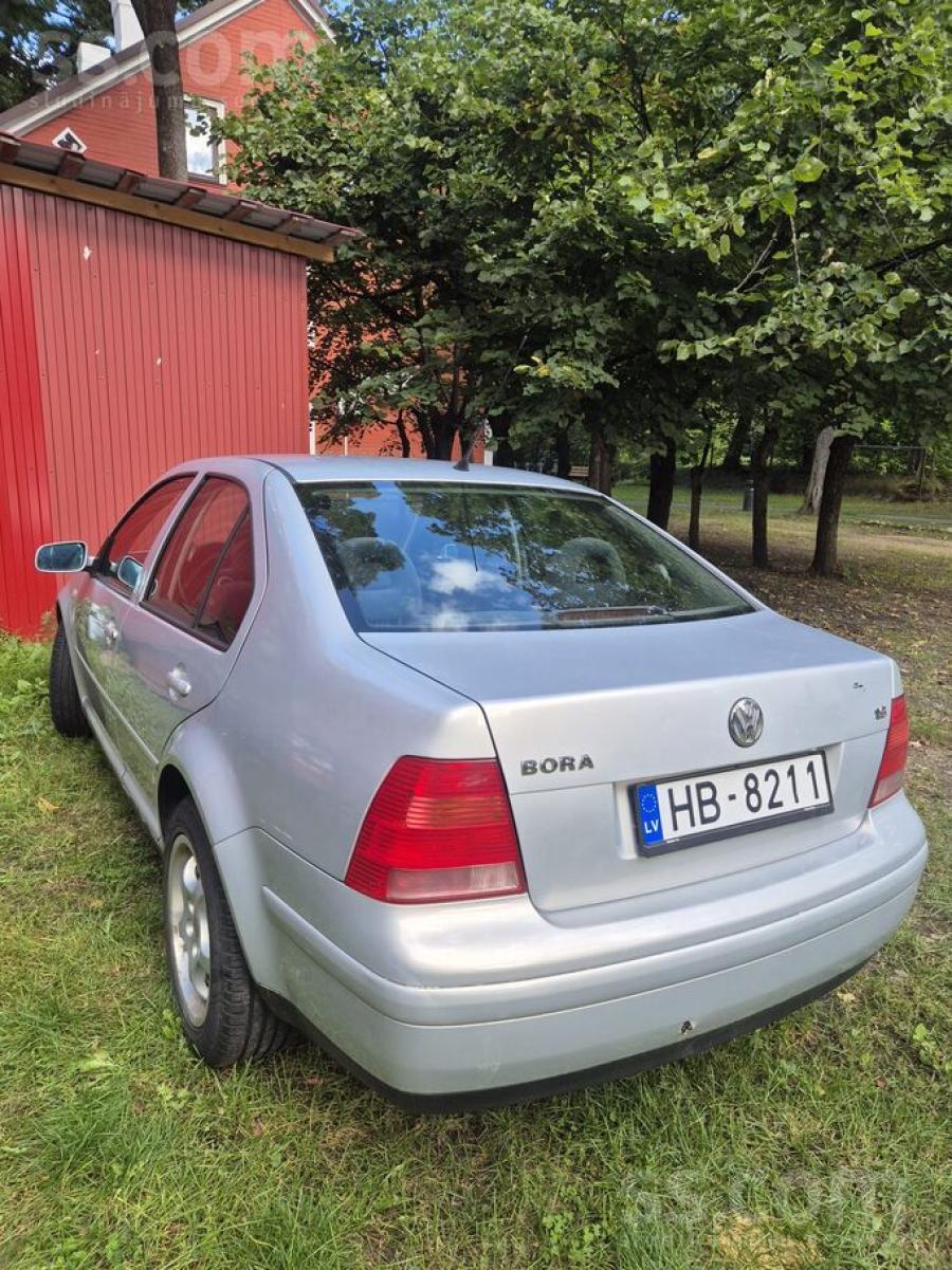 Pelēks Volkswagen Bora 1999 Rīga, ar dzinēja tilpumu 1.60 L un nobraukumu 180 tūkst. km par 1100 €, foto 4 vietnē AUTOMOTO.COM.LV