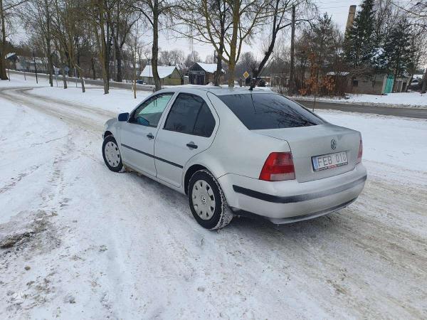 Pelēks Volkswagen Bora 2000 Vilkaviškis, ar dzinēja tilpumu 1.90 L un nobraukumu 372 tūkst. km par 850 €, foto 1 vietnē AUTOMOTO.COM.LV