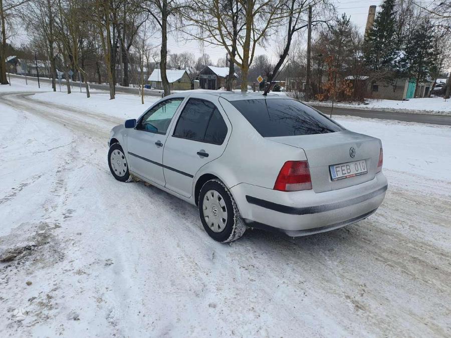 Pelēks Volkswagen Bora 2000 Vilkaviškis, ar dzinēja tilpumu 1.90 L un nobraukumu 372 tūkst. km par 850 €, foto 1 vietnē AUTOMOTO.COM.LV