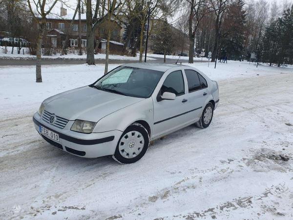 Pelēks Volkswagen Bora 2000 Vilkaviškis, ar dzinēja tilpumu 1.90 L un nobraukumu 372 tūkst. km par 850 €, foto 2 vietnē AUTOMOTO.COM.LV