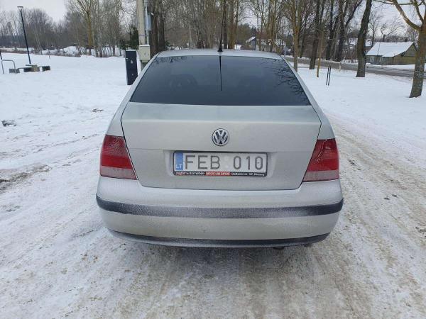 Pelēks Volkswagen Bora 2000 Vilkaviškis, ar dzinēja tilpumu 1.90 L un nobraukumu 372 tūkst. km par 850 €, foto 4 vietnē AUTOMOTO.COM.LV