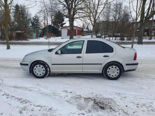 Pelēks Volkswagen Bora 2000 Vilkaviškis, ar dzinēja tilpumu 1.90 L un nobraukumu 372 tūkst. km par 850 €, foto 8 vietnē AUTOMOTO.COM.LV