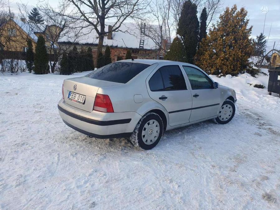 Pelēks Volkswagen Bora 2000 Vilkaviškis, ar dzinēja tilpumu 1.90 L un nobraukumu 370 tūkst. km par 750 €, foto 2 vietnē AUTOMOTO.COM.LV