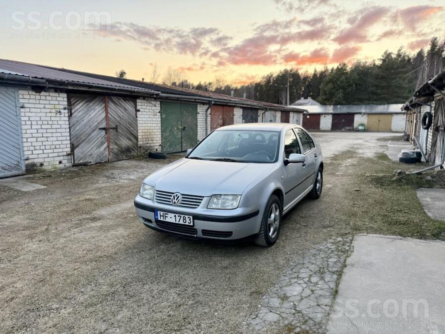 Pelēks Volkswagen Bora 2000 Jelgava, ar dzinēja tilpumu 2.00 L un nobraukumu 270 tūkst. km par 1450 €, foto 1 vietnē AUTOMOTO.COM.LV