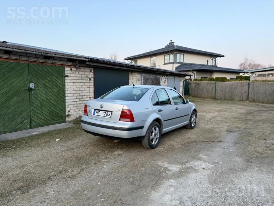 Pelēks Volkswagen Bora 2000 Rīga, ar dzinēja tilpumu 2.00 L un nobraukumu 273 tūkst. km par 1150 €, foto 4 vietnē AUTOMOTO.COM.LV