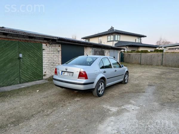 Pelēks Volkswagen Bora 2000 Rīga, ar dzinēja tilpumu 2.00 L un nobraukumu 273 tūkst. km par 1150 €, foto 3 vietnē AUTOMOTO.COM.LV