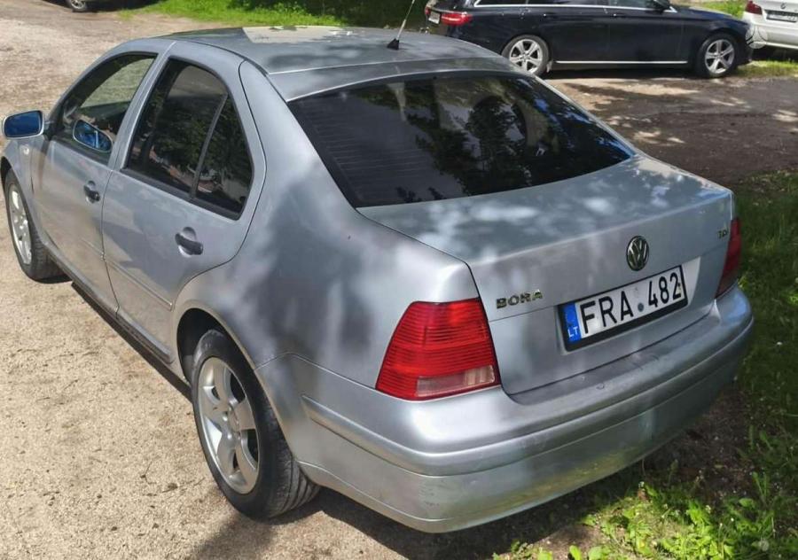Pelēks Volkswagen Bora 2000 Kauņa, ar dzinēja tilpumu 1.90 L un nobraukumu 400 tūkst. km par 1200 €, foto 3 vietnē AUTOMOTO.COM.LV