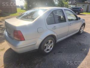 Grey Volkswagen Bora 2000 in Cesis, with an engine capacity of 2.00 L and mileage of 321 thousand km for 1150 €, photo 3 on AUTOMOTO.COM.LV