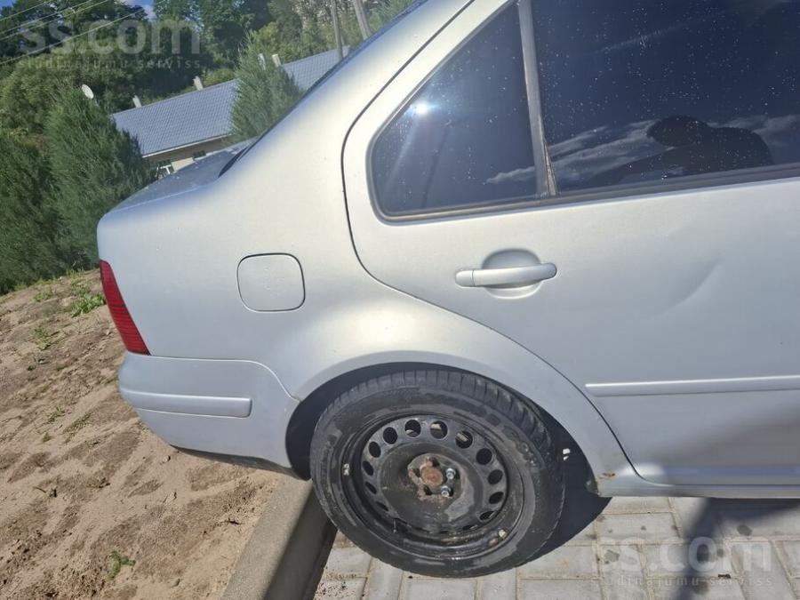 Pelēks Volkswagen Bora 2000 Jēkabpils, ar dzinēja tilpumu 1.90 L un nobraukumu 338 tūkst. km par 1300 €, foto 1 vietnē AUTOMOTO.COM.LV