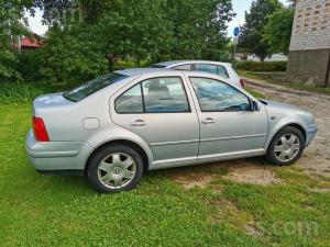 Pelēks Volkswagen Bora 2000 Valmiera, ar dzinēja tilpumu 2.00 L un nobraukumu 315 tūkst. km par 900 €, foto 3 vietnē AUTOMOTO.COM.LV