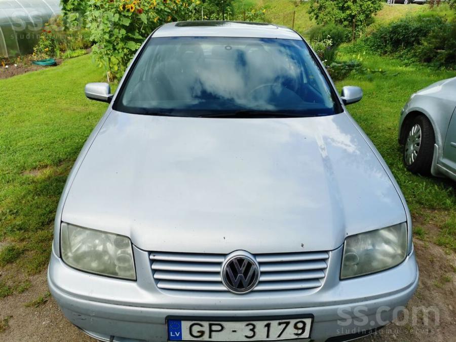 Pelēks Volkswagen Bora 2000 Valmiera, ar dzinēja tilpumu 2.00 L un nobraukumu 315 tūkst. km par 900 €, foto 4 vietnē AUTOMOTO.COM.LV
