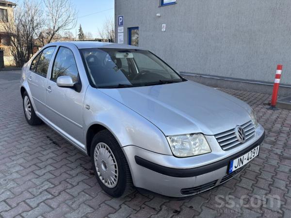 Grey Volkswagen Bora 2000 in Riga, with an engine capacity of 1.60 L and mileage of 230 thousand km for 1000 €, photo 3 on AUTOMOTO.COM.LV