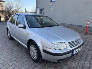 Grey Volkswagen Bora 2000 in Riga, with an engine capacity of 1.60 L and mileage of 230 thousand km for 1000 €, photo 4 on AUTOMOTO.COM.LV
