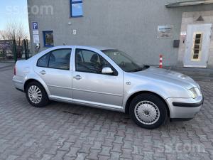 Grey Volkswagen Bora 2000 in Riga, with an engine capacity of 1.60 L and mileage of 230 thousand km for 1000 €, photo 5 on AUTOMOTO.COM.LV