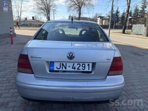 Grey Volkswagen Bora 2000 in Riga, with an engine capacity of 1.60 L and mileage of 230 thousand km for 1000 €, photo 7 on AUTOMOTO.COM.LV