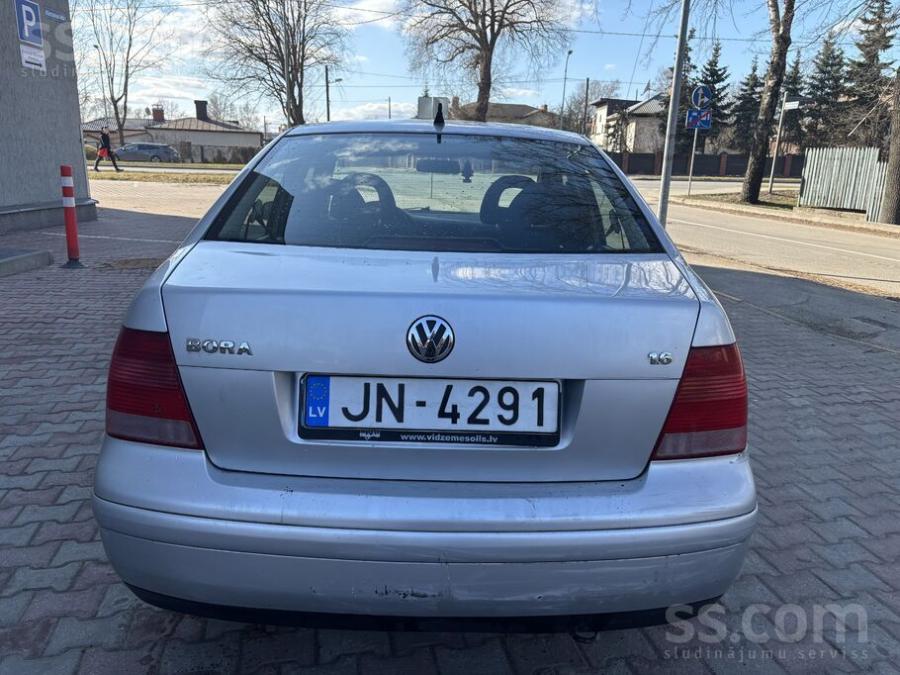 Grey Volkswagen Bora 2000 in Riga, with an engine capacity of 1.60 L and mileage of 230 thousand km for 1000 €, photo 7 on AUTOMOTO.COM.LV