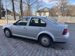 Grey Volkswagen Bora 2000 in Riga, with an engine capacity of 1.60 L and mileage of 230 thousand km for 1000 €, photo 9 on AUTOMOTO.COM.LV