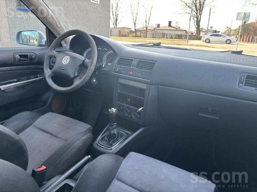 Grey Volkswagen Bora 2000 in Riga, with an engine capacity of 1.60 L and mileage of 230 thousand km for 1000 €, photo 13 on AUTOMOTO.COM.LV
