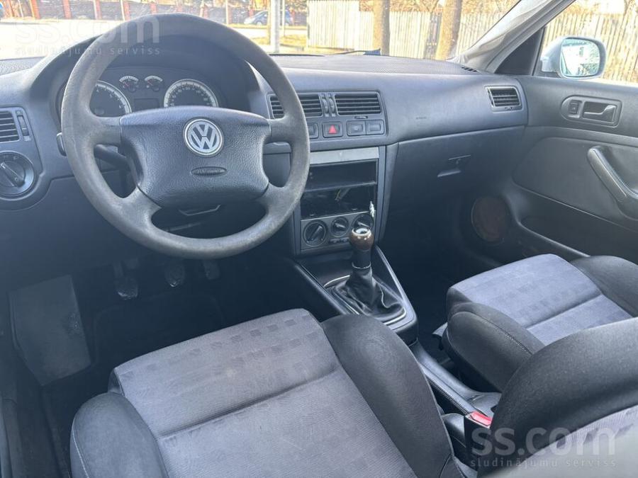 Grey Volkswagen Bora 2000 in Riga, with an engine capacity of 1.60 L and mileage of 230 thousand km for 1000 €, photo 14 on AUTOMOTO.COM.LV