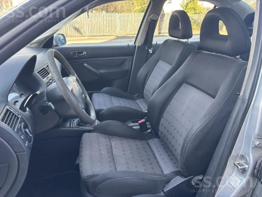 Grey Volkswagen Bora 2000 in Riga, with an engine capacity of 1.60 L and mileage of 230 thousand km for 1000 €, photo 15 on AUTOMOTO.COM.LV