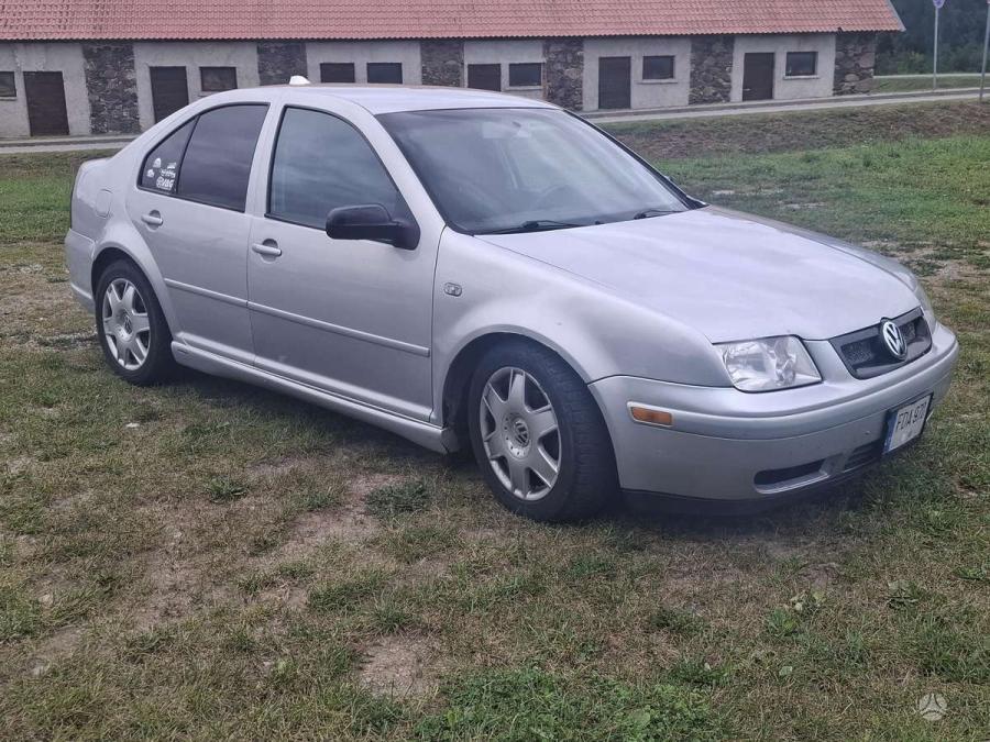 Pelēks Volkswagen Bora 2000 Pakruojis, ar dzinēja tilpumu 1.90 L un nobraukumu 338 tūkst. km par 650 €, foto 1 vietnē AUTOMOTO.COM.LV