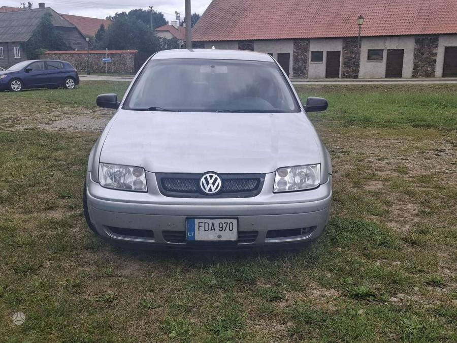 Pelēks Volkswagen Bora 2000 Pakruojis, ar dzinēja tilpumu 1.90 L un nobraukumu 338 tūkst. km par 650 €, foto 5 vietnē AUTOMOTO.COM.LV