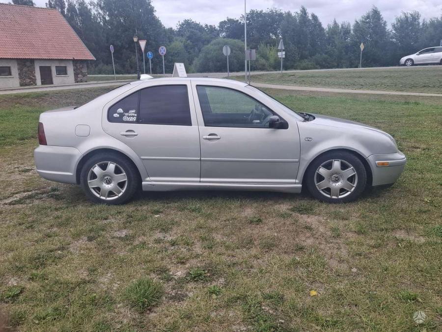 Pelēks Volkswagen Bora 2000 Pakruojis, ar dzinēja tilpumu 1.90 L un nobraukumu 338 tūkst. km par 650 €, foto 6 vietnē AUTOMOTO.COM.LV