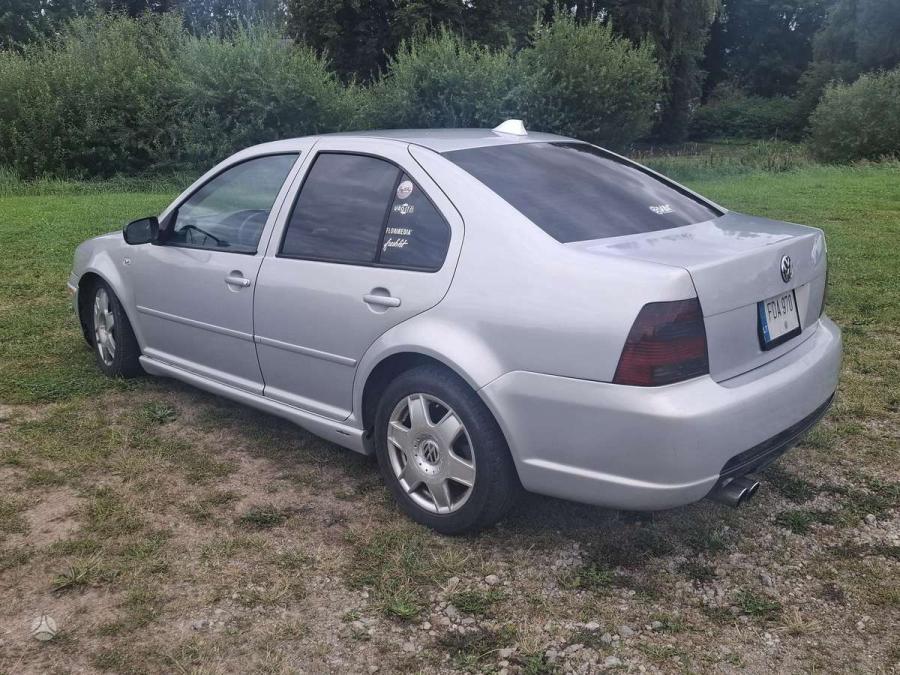 Pelēks Volkswagen Bora 2000 Pakruojis, ar dzinēja tilpumu 1.90 L un nobraukumu 338 tūkst. km par 650 €, foto 9 vietnē AUTOMOTO.COM.LV