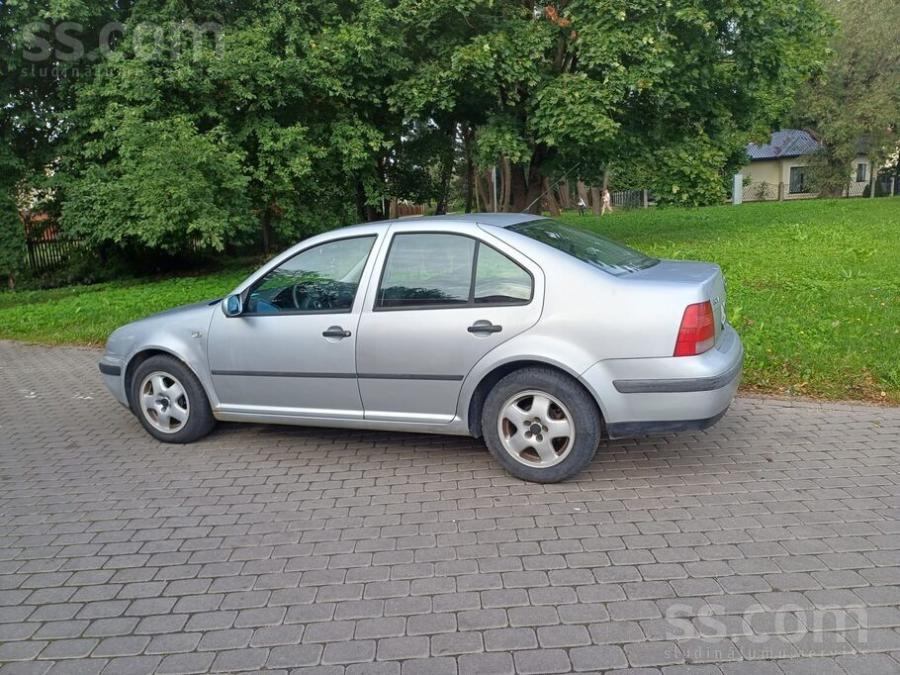 Pelēks Volkswagen Bora 2000 Rīga, ar dzinēja tilpumu 1.90 L un nobraukumu 257 tūkst. km par 1200 €, foto 3 vietnē AUTOMOTO.COM.LV