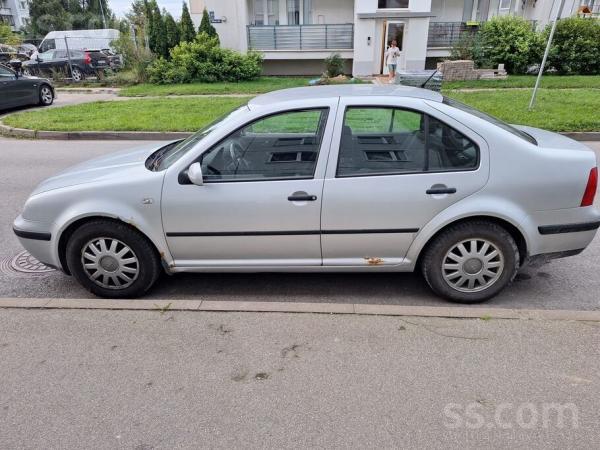 Фольксваген Бора 2000 в Рига на AUTOMOTO.COM.LV Серый Фольксваген Бора 2000 в Рига, объемом двигателя 1.90 л и пробегом 227 тыс. км за 800 €, фото 3 на AUTOMOTO.COM.LV