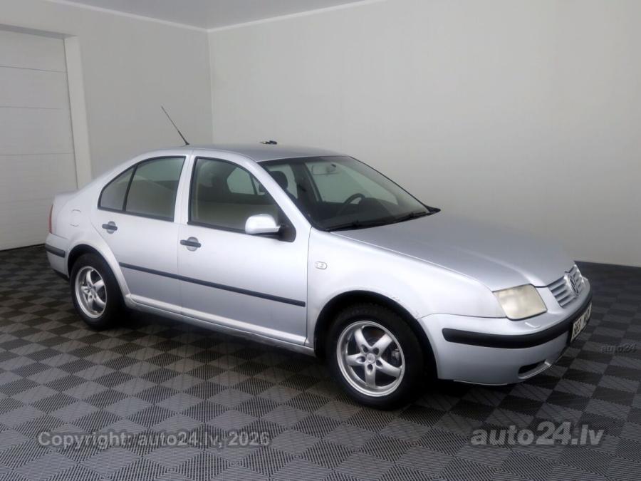 Pelēks Volkswagen Bora 2002 Tallina, ar dzinēja tilpumu 1.60 L un nobraukumu 218 tūkst. km par 699 €, foto 1 vietnē AUTOMOTO.COM.LV