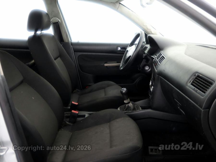 Pelēks Volkswagen Bora 2002 Tallina, ar dzinēja tilpumu 1.60 L un nobraukumu 218 tūkst. km par 699 €, foto 6 vietnē AUTOMOTO.COM.LV