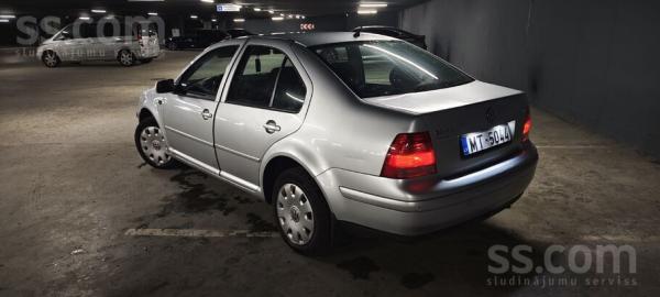 Grey Volkswagen Bora 2002 in Riga, with an engine capacity of 1.60 L and mileage of 280 thousand km for 1350 €, photo 2 on AUTOMOTO.COM.LV