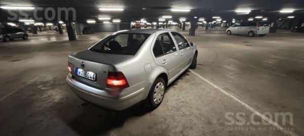 Grey Volkswagen Bora 2002 in Riga, with an engine capacity of 1.60 L and mileage of 281 thousand km for 1200 €, photo 4 on AUTOMOTO.COM.LV