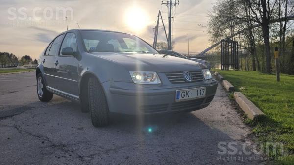 Grey Volkswagen Bora 2002 in Riga, with an engine capacity of 1.60 L and mileage of 154 thousand km for 3300 €, photo 1 on AUTOMOTO.COM.LV