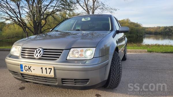Grey Volkswagen Bora 2002 in Riga, with an engine capacity of 1.60 L and mileage of 154 thousand km for 3300 €, photo 7 on AUTOMOTO.COM.LV