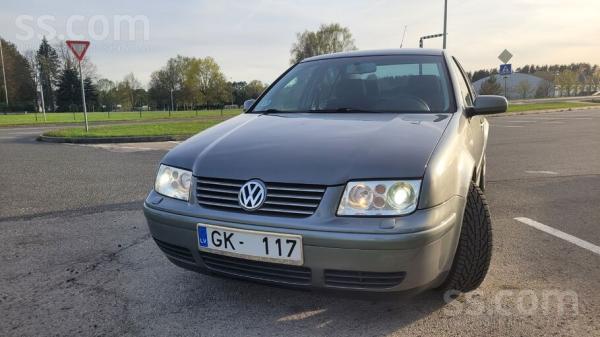 Grey Volkswagen Bora 2002 in Riga, with an engine capacity of 1.60 L and mileage of 154 thousand km for 3300 €, photo 9 on AUTOMOTO.COM.LV