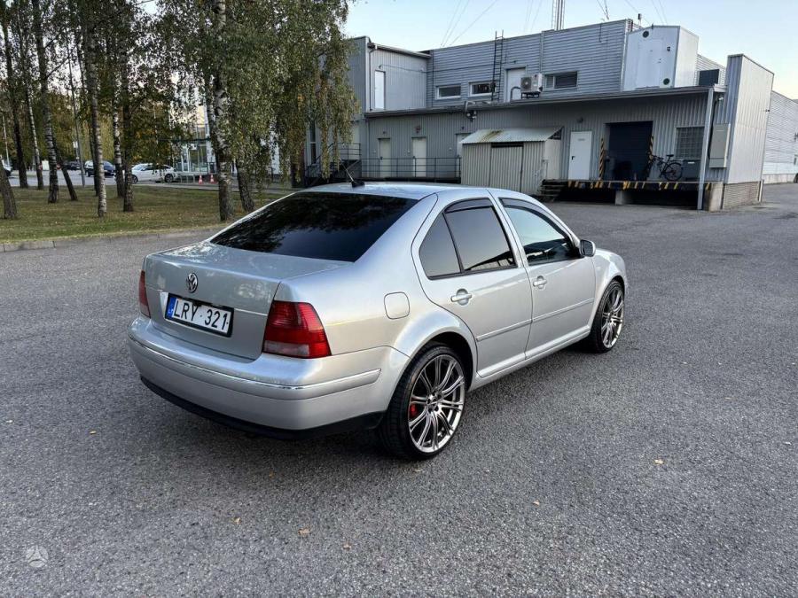 Pelēks Volkswagen Bora 2003 Marijampole, ar dzinēja tilpumu 1.90 L un nobraukumu 282 tūkst. km par 4200 €, foto 1 vietnē AUTOMOTO.COM.LV