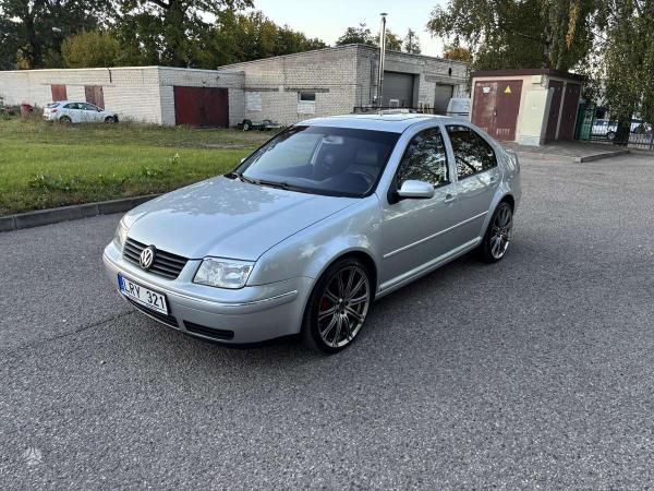 Pelēks Volkswagen Bora 2003 Marijampole, ar dzinēja tilpumu 1.90 L un nobraukumu 282 tūkst. km par 4200 €, foto 3 vietnē AUTOMOTO.COM.LV