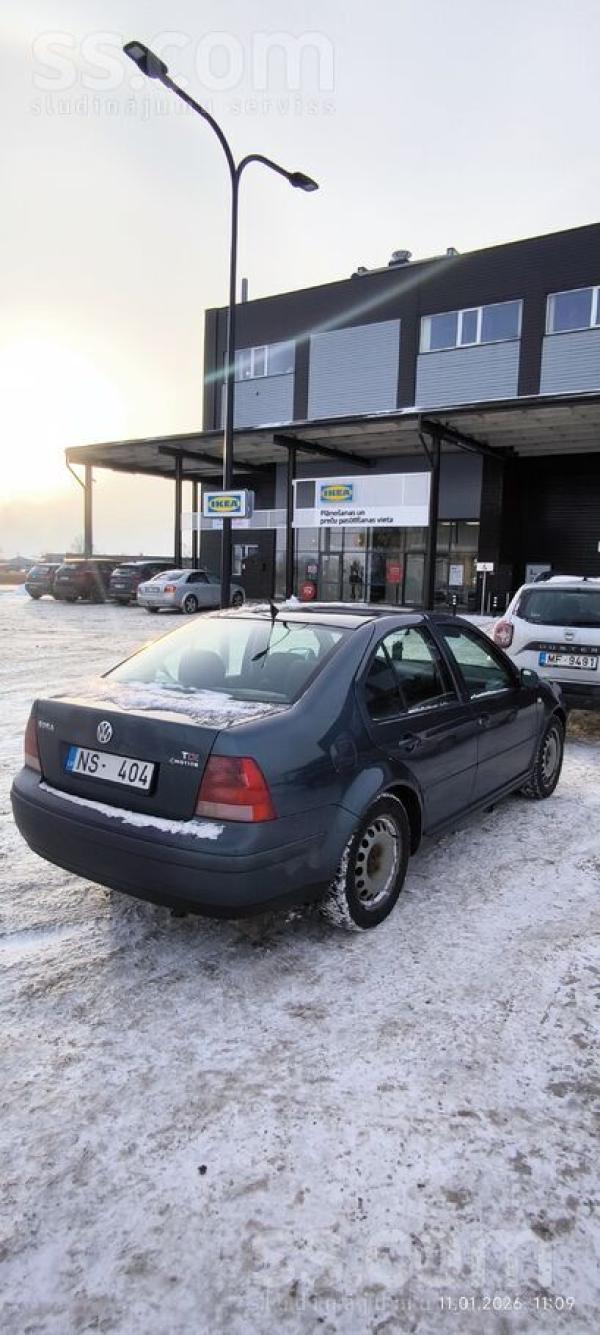 Grey Volkswagen Bora 2003 in Liepaja, with an engine capacity of 1.90 L and mileage of 339 thousand km for 1250 €, photo 1 on AUTOMOTO.COM.LV
