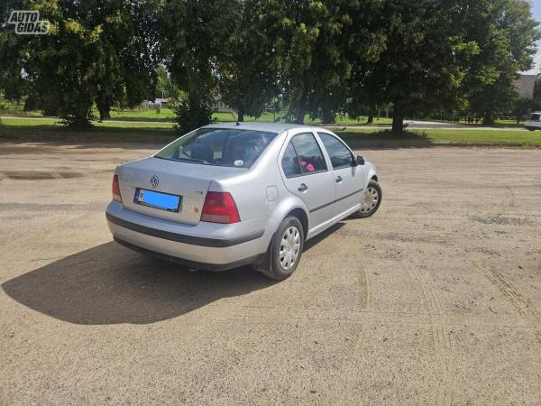 Pelēks Volkswagen Bora 2003 Vilkaviškis, ar dzinēja tilpumu 1.90 L un nobraukumu 308 tūkst. km par 1350 €, foto 3 vietnē AUTOMOTO.COM.LV