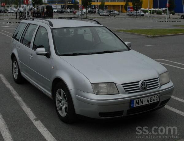 Grey Volkswagen Bora 2002 in Riga, with an engine capacity of 1.60 L and mileage of 268 thousand km for 940 €, photo 1 on AUTOMOTO.COM.LV