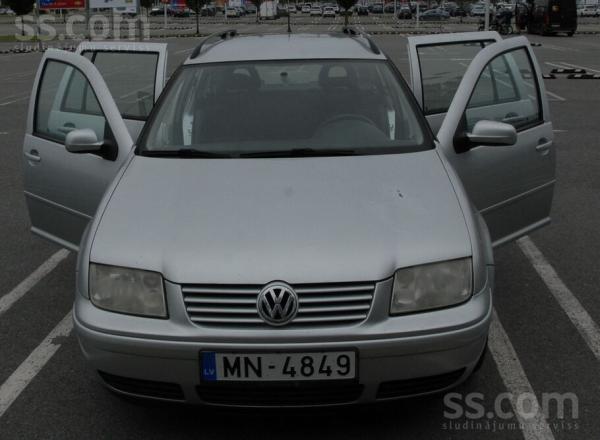 Grey Volkswagen Bora 2002 in Riga, with an engine capacity of 1.60 L and mileage of 268 thousand km for 940 €, photo 2 on AUTOMOTO.COM.LV
