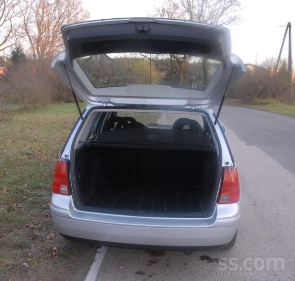 Grey Volkswagen Bora 2002 in Riga, with an engine capacity of 1.60 L and mileage of 268 thousand km for 940 €, photo 10 on AUTOMOTO.COM.LV