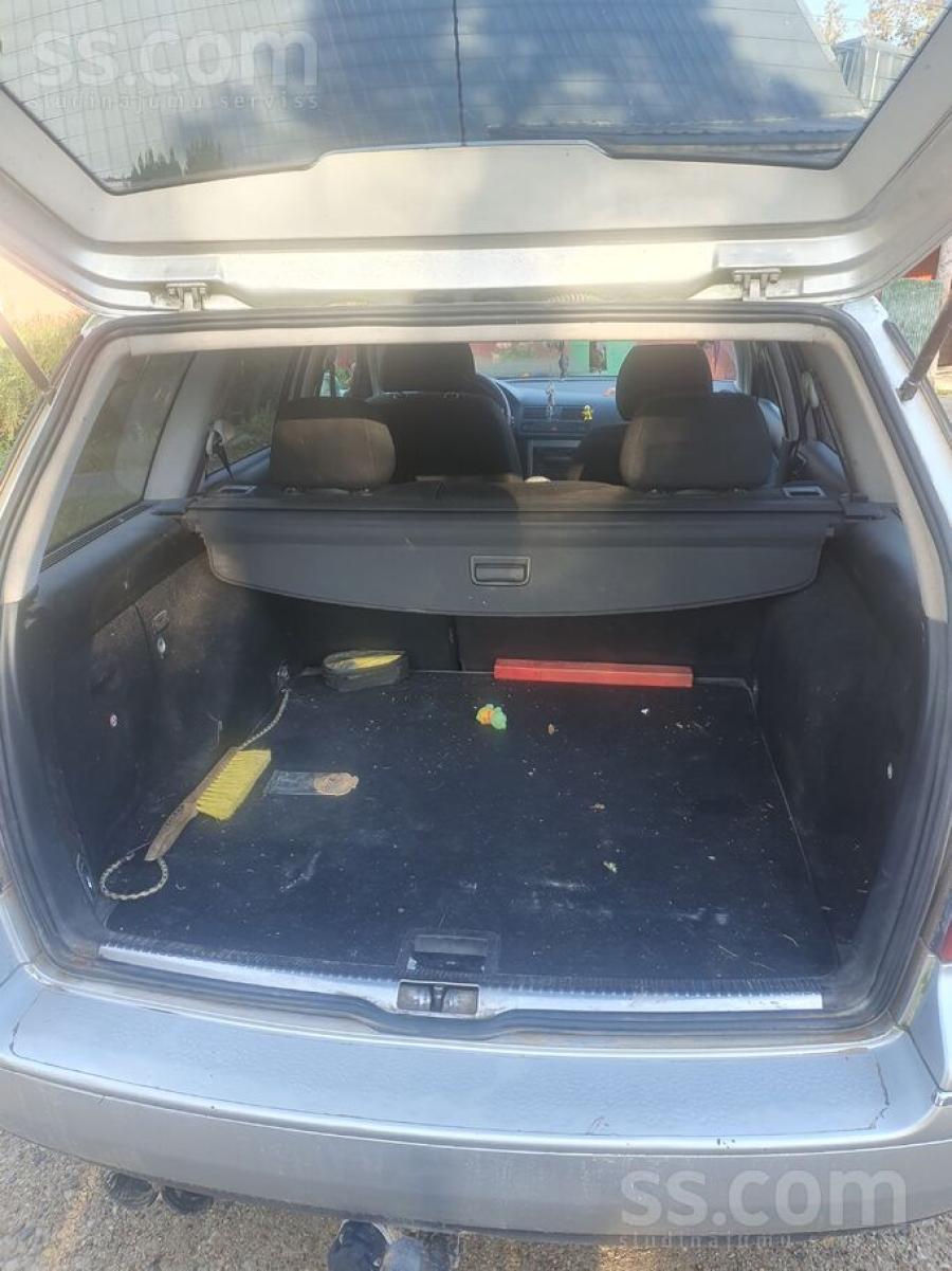 Pelēks Volkswagen Bora 2002 Talsi, ar dzinēja tilpumu 1.90 L un nobraukumu 304 tūkst. km par 2200 €, foto 6 vietnē AUTOMOTO.COM.LV