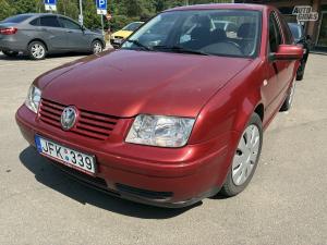 Sarkans Volkswagen Bora 1998 Visaginas, ar dzinēja tilpumu 1.60 L un nobraukumu 237 tūkst. km par 1200 €, foto  vietnē AUTOMOTO.COM.LV