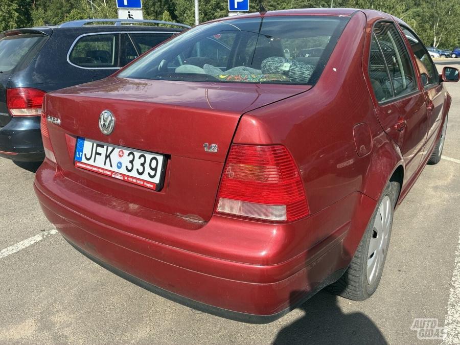 Sarkans Volkswagen Bora 1998 Visaginas, ar dzinēja tilpumu 1.60 L un nobraukumu 237 tūkst. km par 1200 €, foto 6 vietnē AUTOMOTO.COM.LV