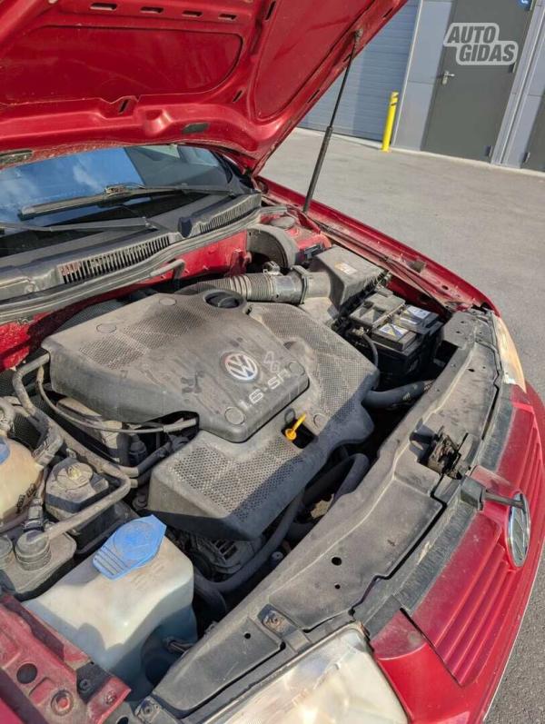 Red Volkswagen Bora 1998 in Visaginas, with an engine capacity of 1.60 L and mileage of 237 thousand km for 1200 €, photo 8 on AUTOMOTO.COM.LV