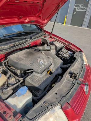 Sarkans Volkswagen Bora 1998 Visaginas, ar dzinēja tilpumu 1.60 L un nobraukumu 237 tūkst. km par 1200 €, foto 9 vietnē AUTOMOTO.COM.LV