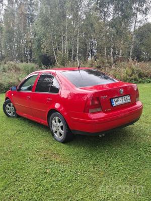 Sarkans Volkswagen Bora 1998 Valmiera, ar dzinēja tilpumu 1.60 L un nobraukumu 235 tūkst. km par 1300 €, foto 4 vietnē AUTOMOTO.COM.LV